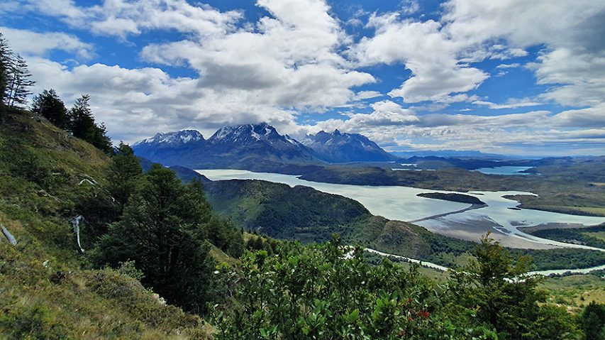Lodge-based Patagonia Guided Hiking Tour - Wildland Trekking