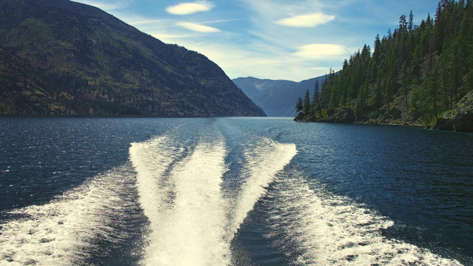 The Ultimate Guide to Lake Chelan - Wildland Trekking
