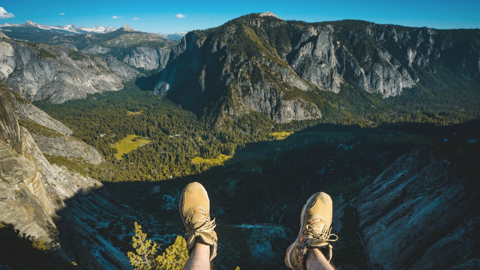 The Ultimate Guide to Rock Climbing in Yosemite - Wildland Trekking